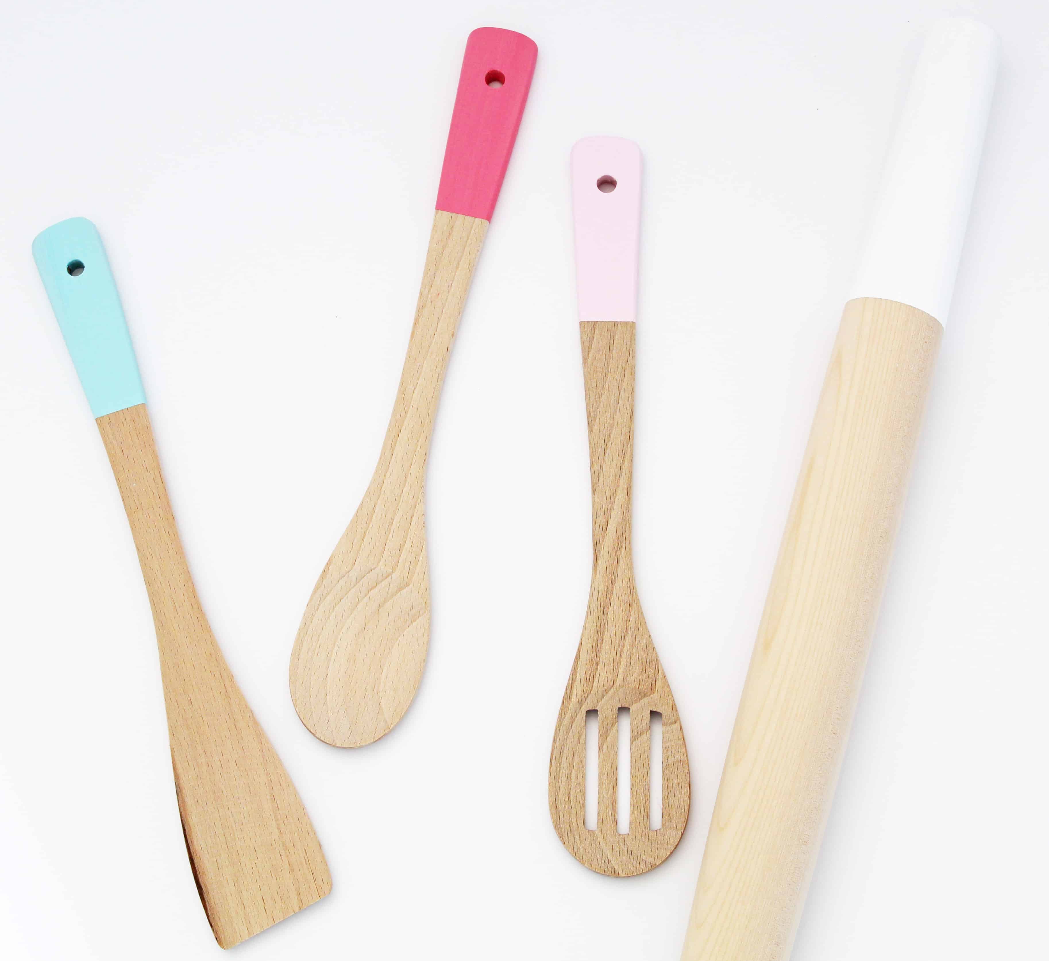 DIY Dip Dyed Kitchen Utensils - A Nod to Navy